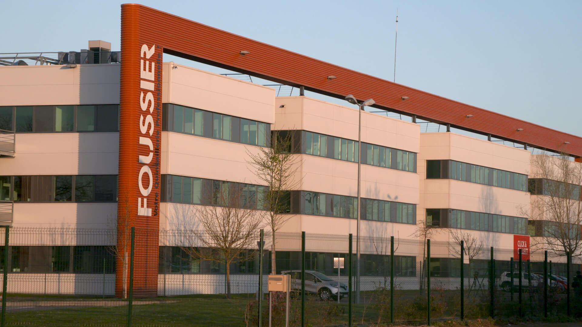 FOUSSIER: L'une des plus grandes Quincaillerie de FRANCE - LJVS